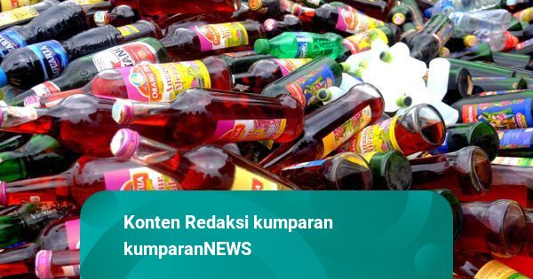 1.500 Botol Miras Ilegal dan 47 Jeriken Tuak Disita di Bandung Jelang Ramadan | kumparan.com